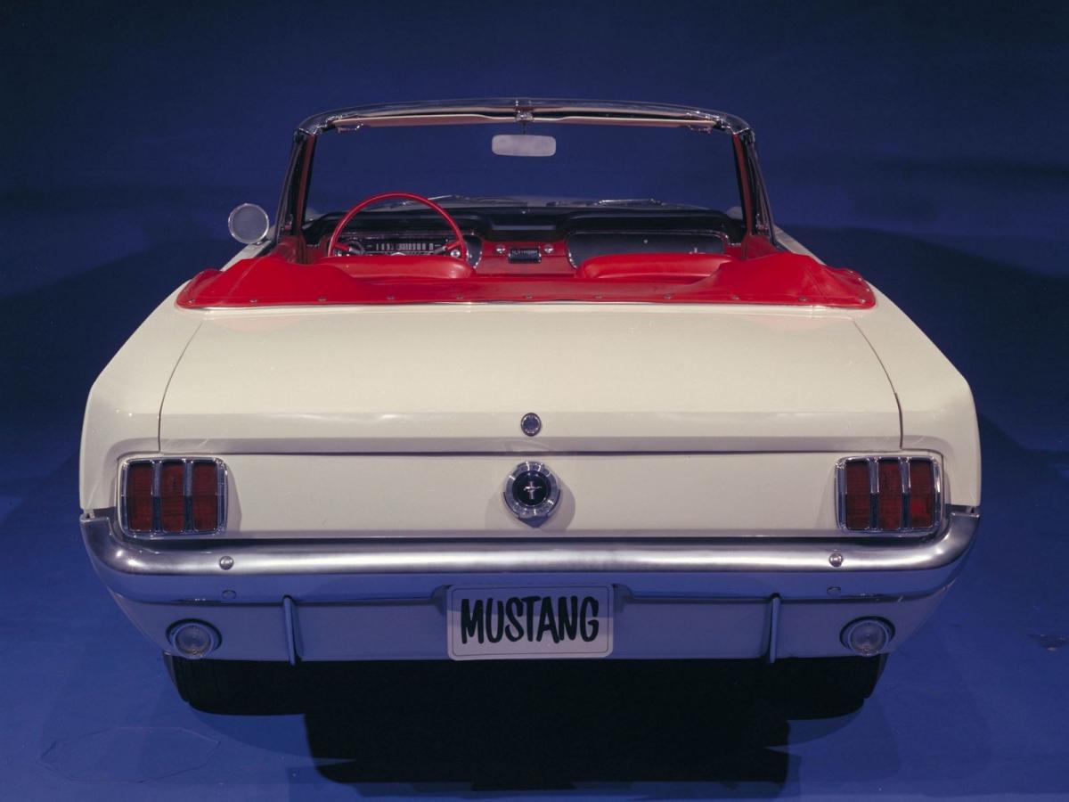Ford Mustang technical specifications and fuel economy